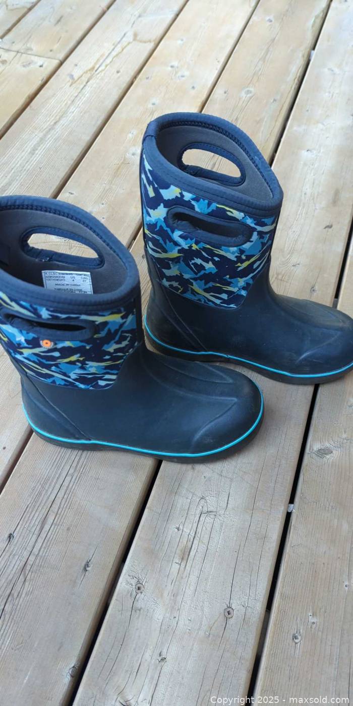 BOGS Youth 4 waterproof insulated rain boots | Maxsold
