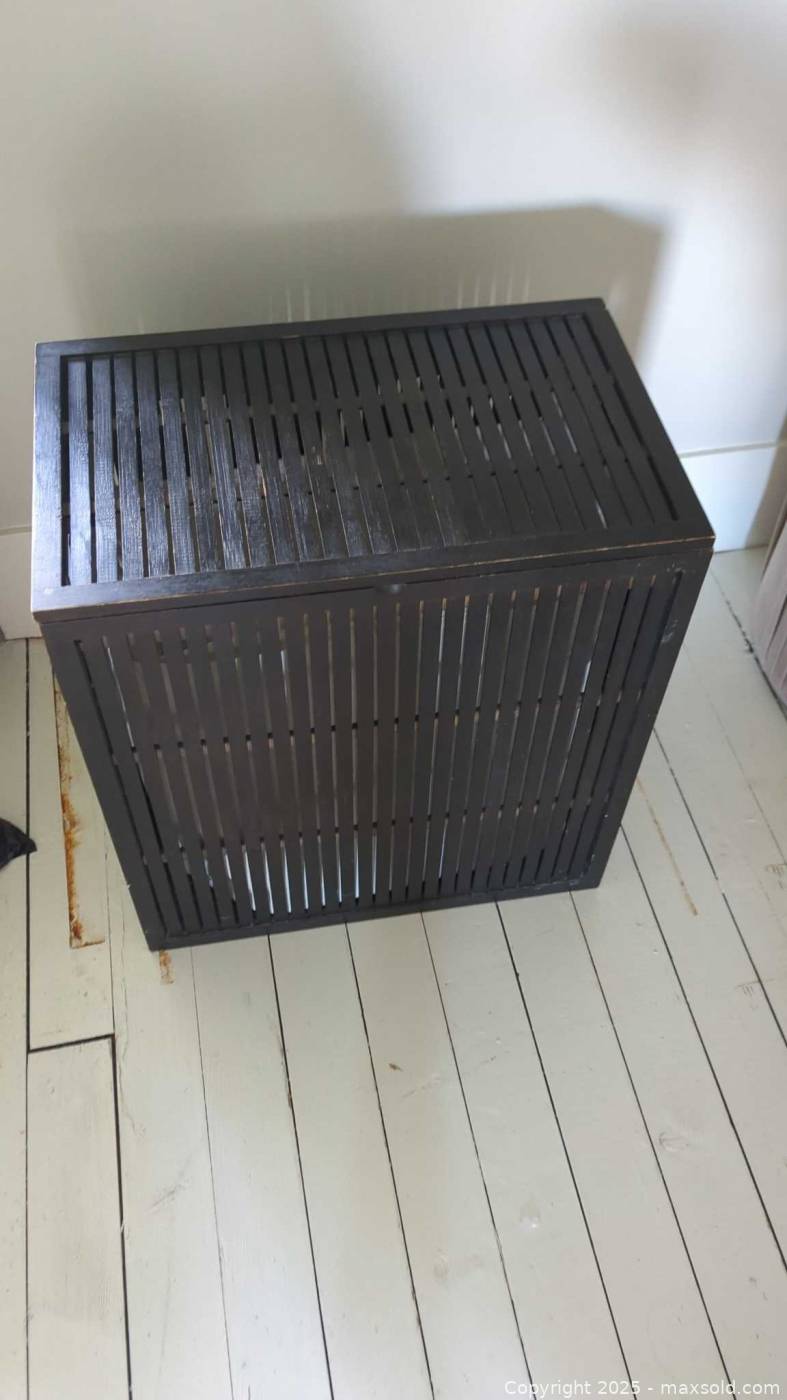 Wood slatted laundry hamper | Maxsold