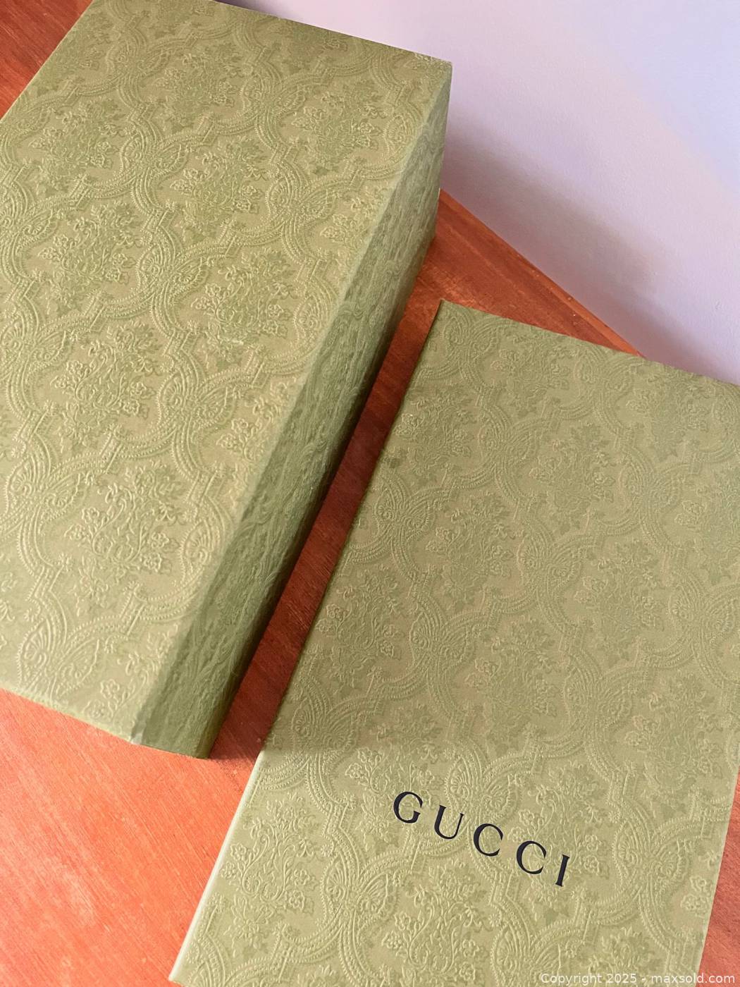 Gucci embossed green shoe box 14.5x8 in | Maxsold