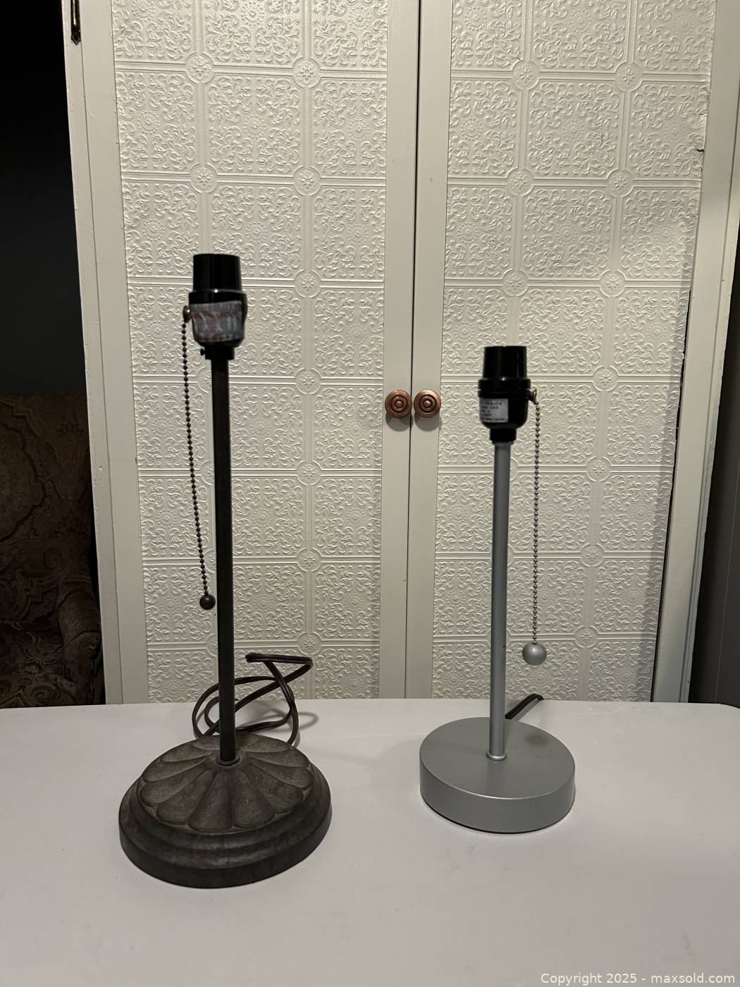 2 Metal Lamp Bases With Pull Chains | Maxsold