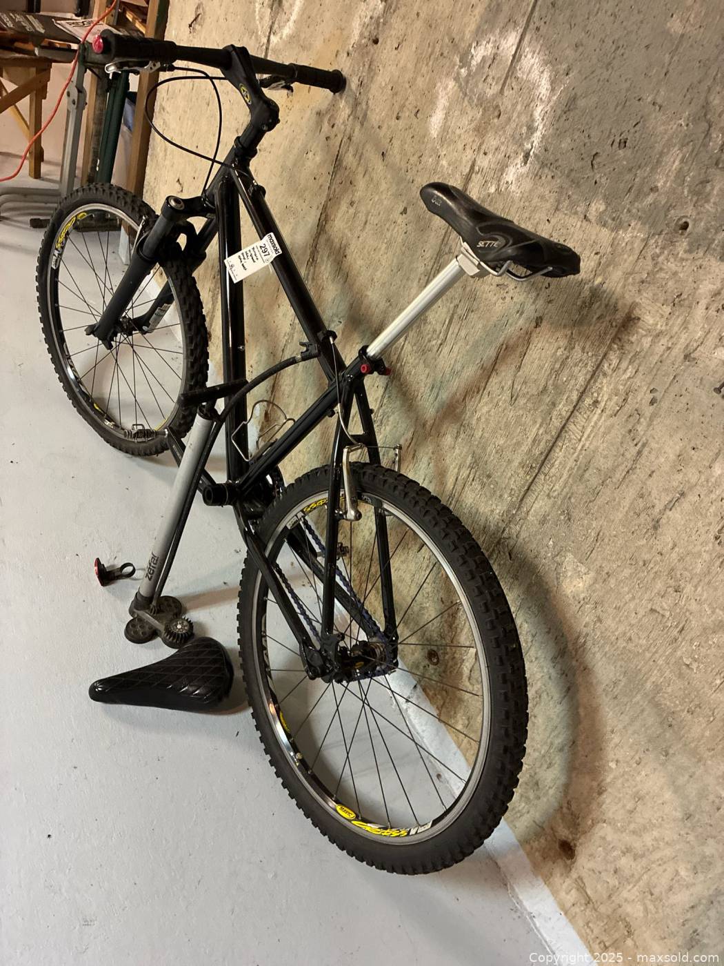 Single-speed 26-inch hardtail mountain bike | Maxsold
