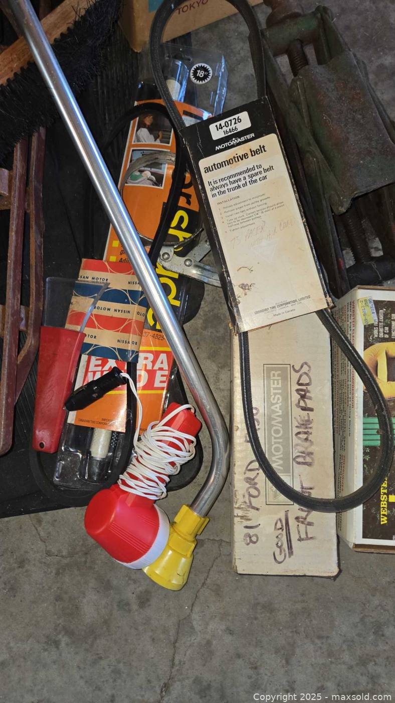 Automotive emergency accessories & tools | Maxsold