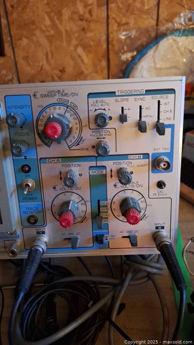 Heathkit 9620 20 MHz dual-trace CRT oscilloscope | Maxsold