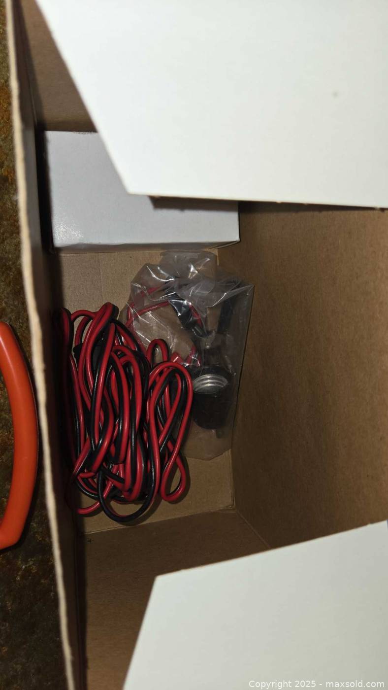 SnapIt Porta-Lite, GE Air Cleaner, Clip-On Lamp, Hazard Light | Maxsold