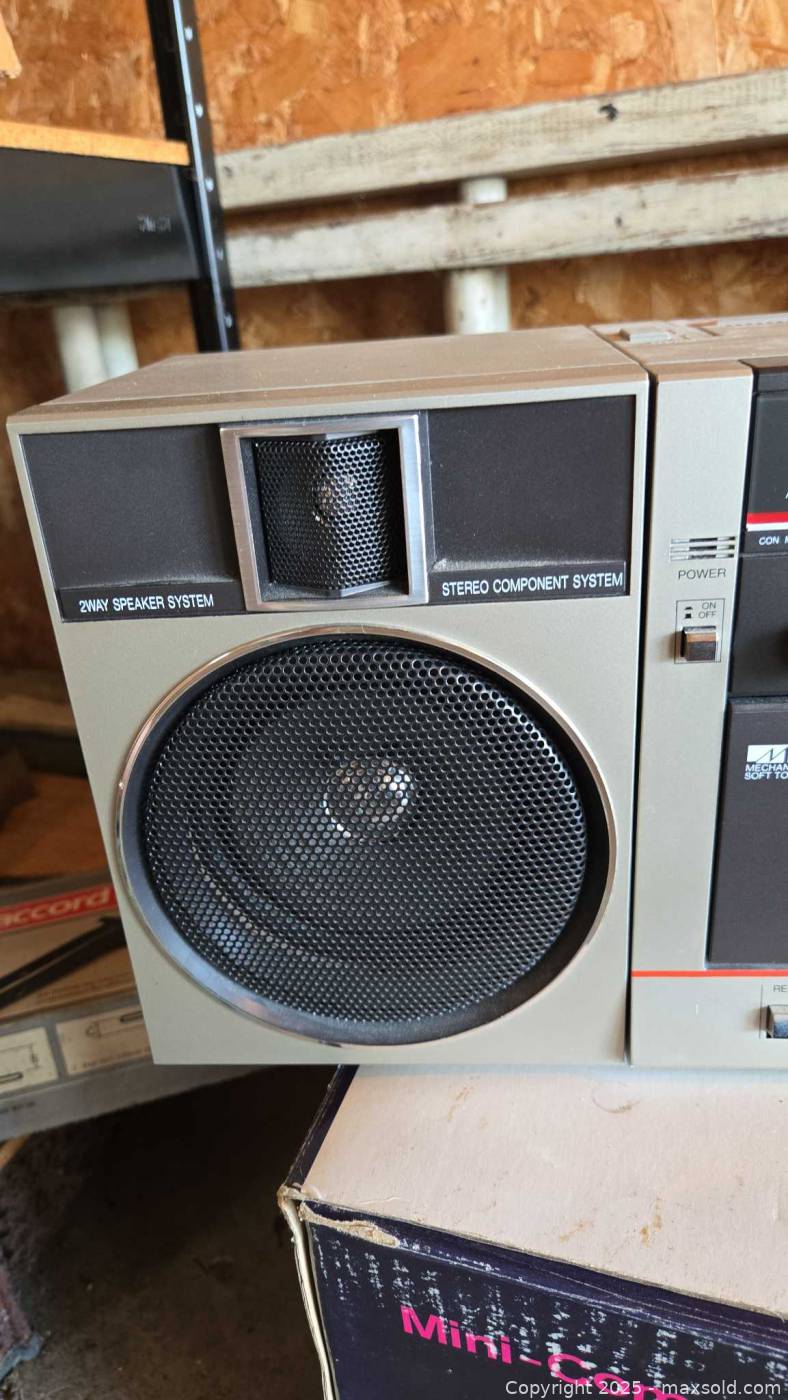 Sears LXI-Series Model 20611 Portable Stereo Boombox | Maxsold