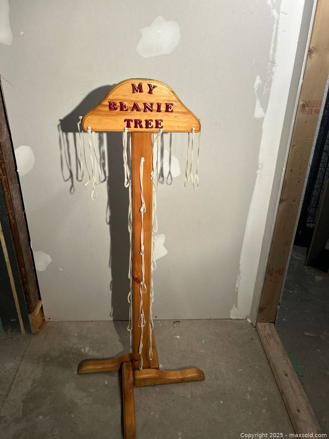 Wooden "My Beanie Tree" display stand | Maxsold