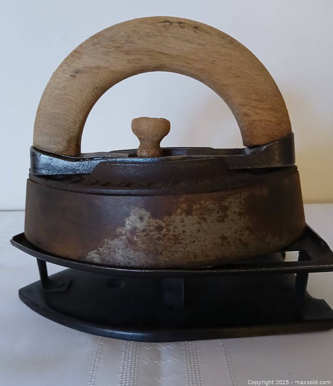 Antique Enterprise sad iron with trivet | Maxsold