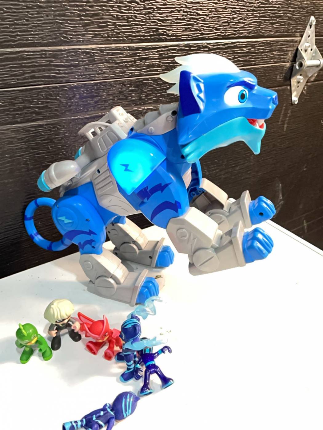 PJ Masks Animal Power Robot Cat With 5 Figures | Maxsold