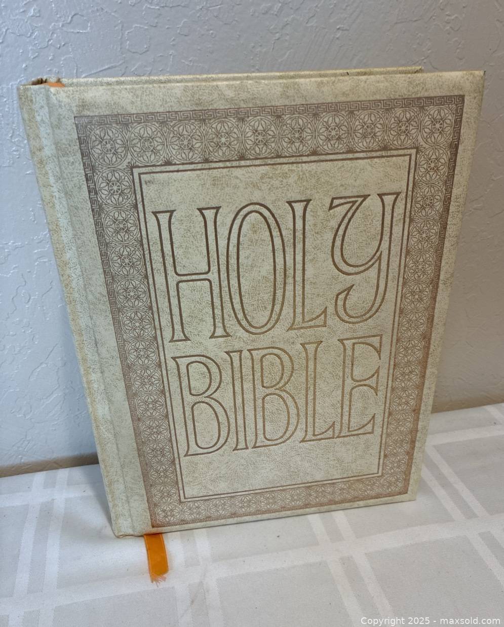 Holy Bible King James Master Reference Bible 1968 | Maxsold