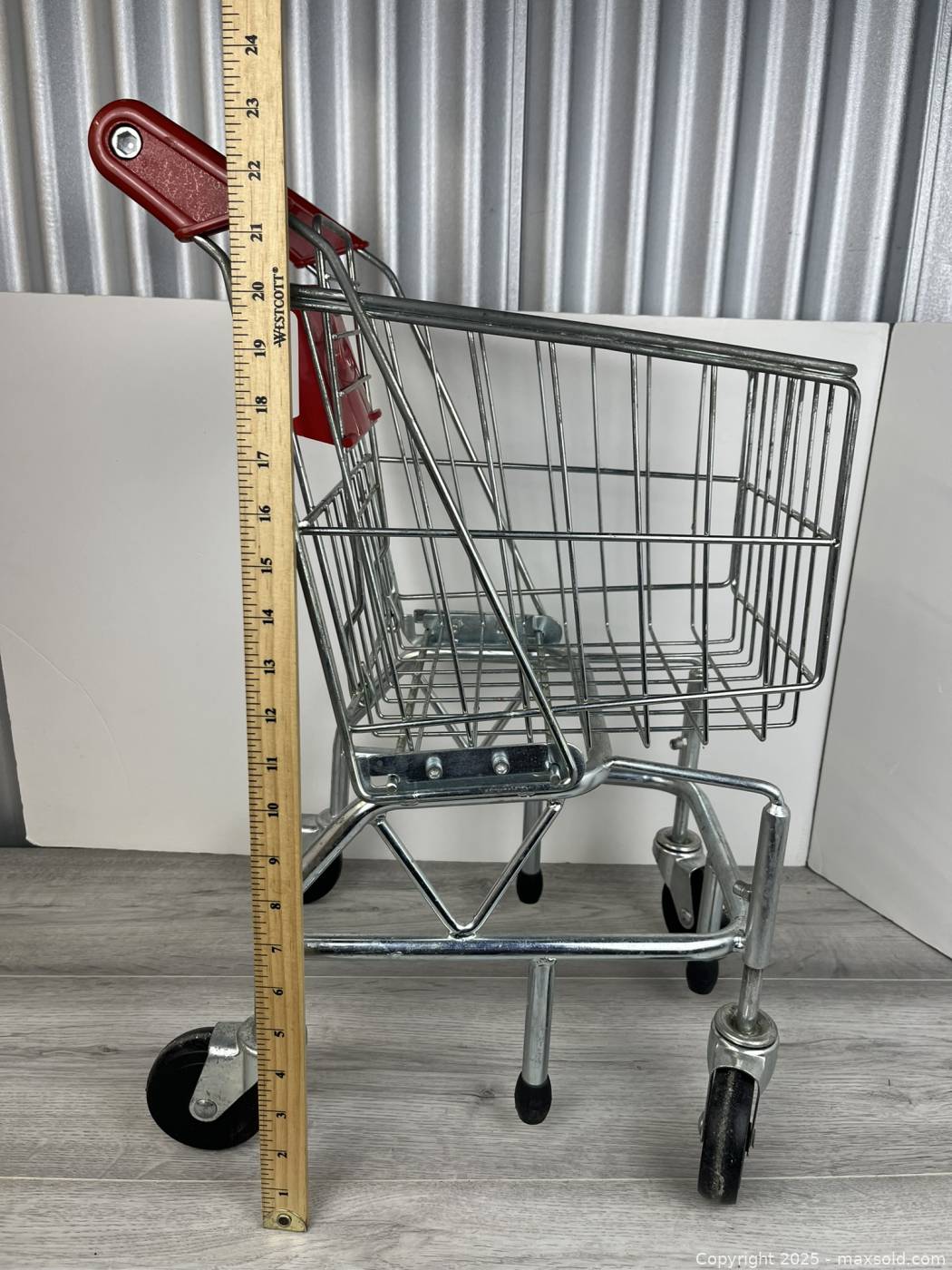 Melissa & Doug metal toy shopping cart | Maxsold