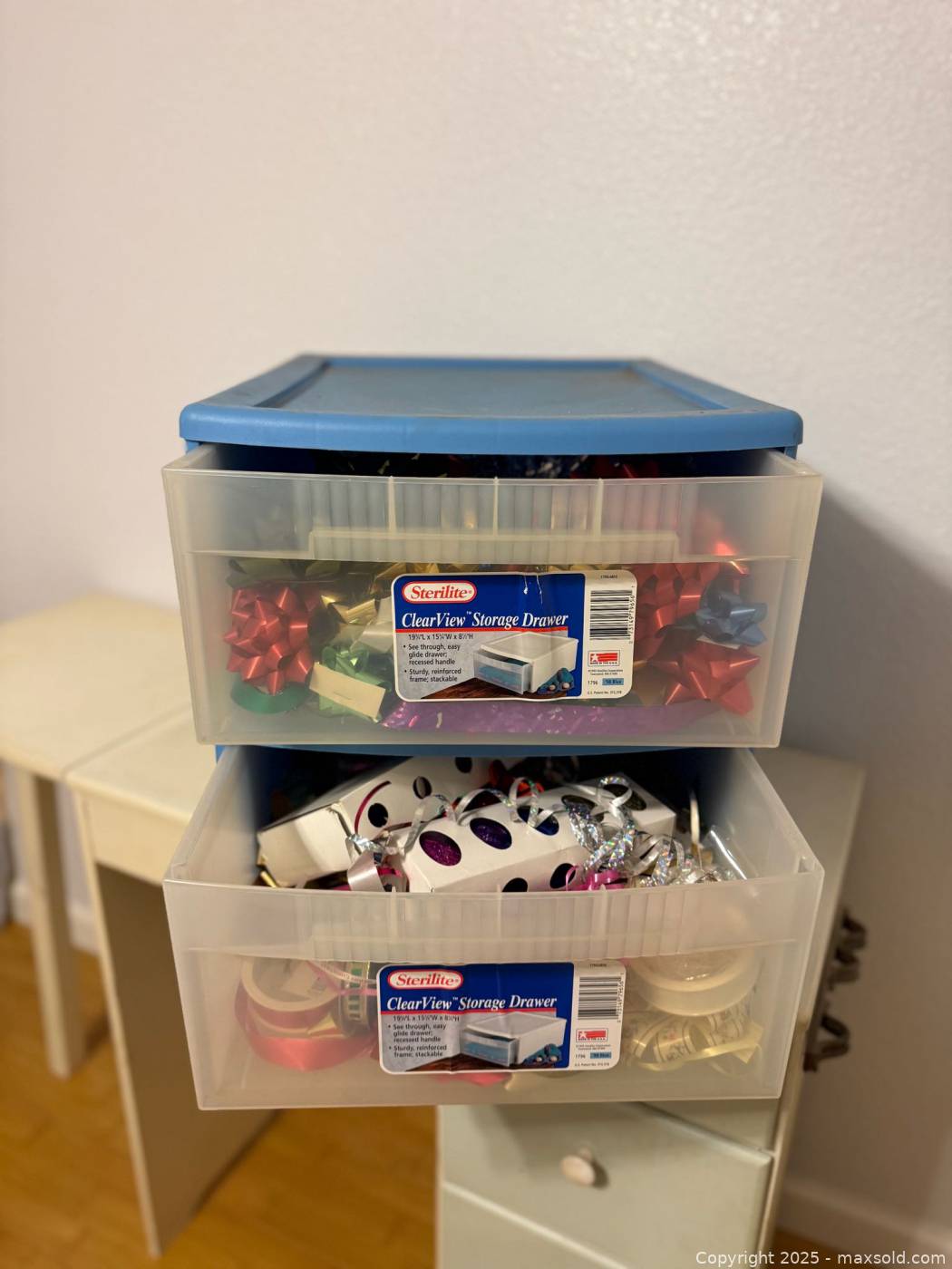 Sterilite ClearView storage drawers with gift wrapping supplies | Maxsold
