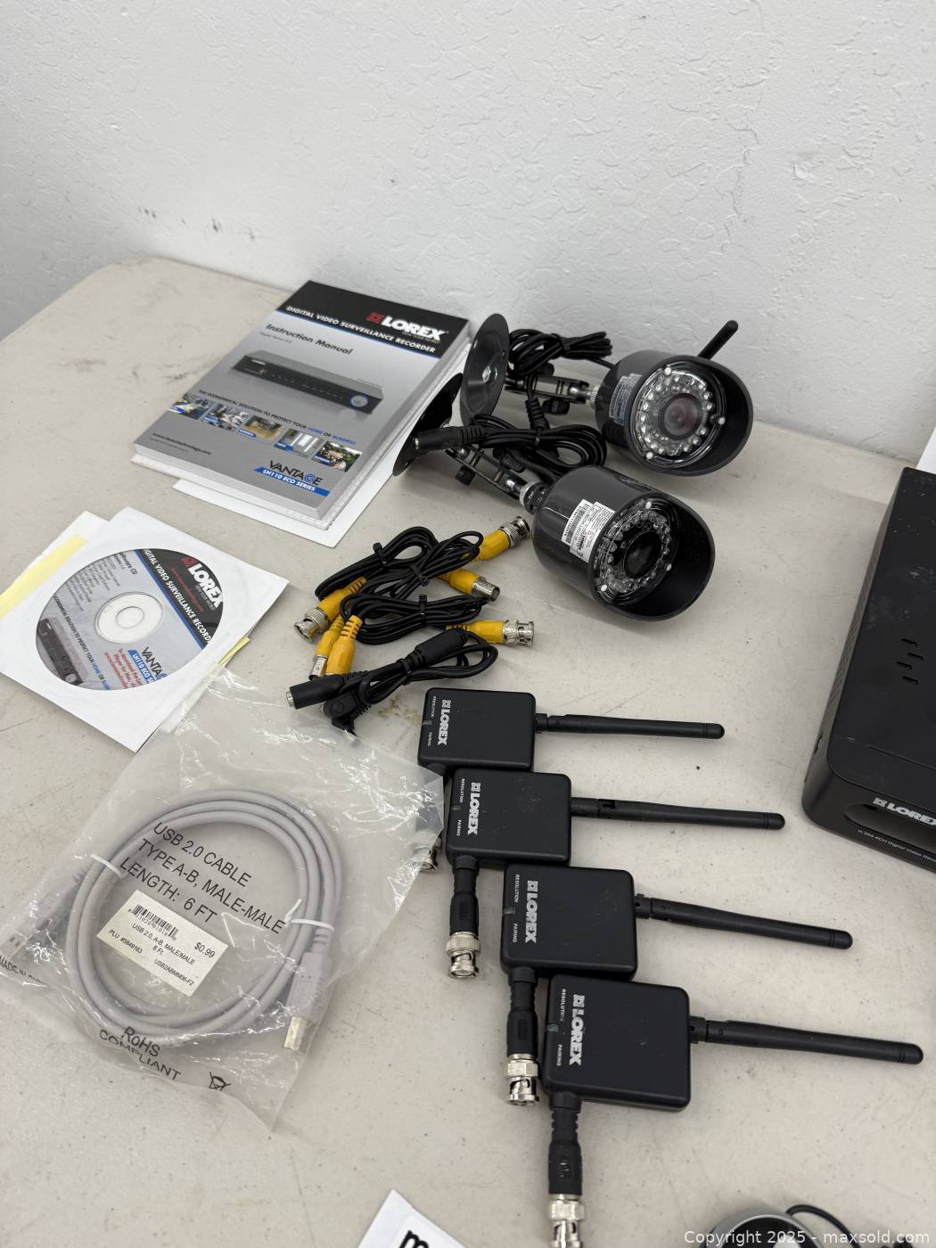 Lorex wireless CCTV system with 4 cameras | Maxsold