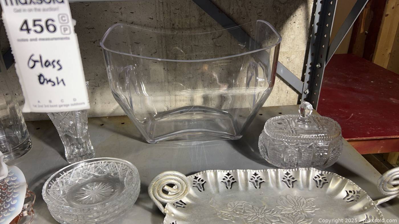 Pressed and opalescent glass serveware and vases | Maxsold