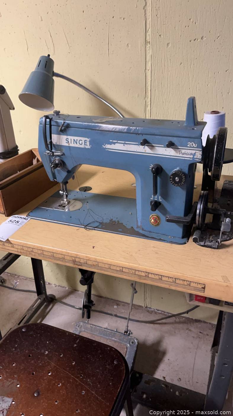 Singer 20U sewing machine, table, chair, lamp | Maxsold