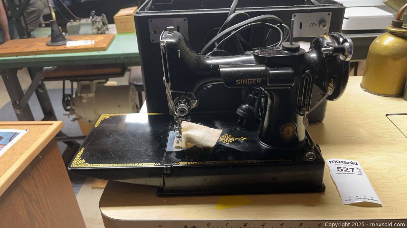 Singer portable electric straight-stitch sewing machine with foot pedal ...