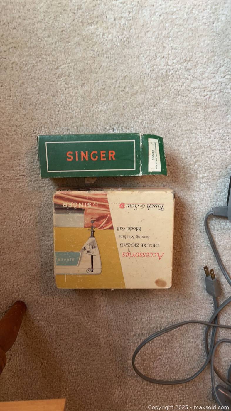 Singer built-in electric sewing machine with wood cabinet and ...