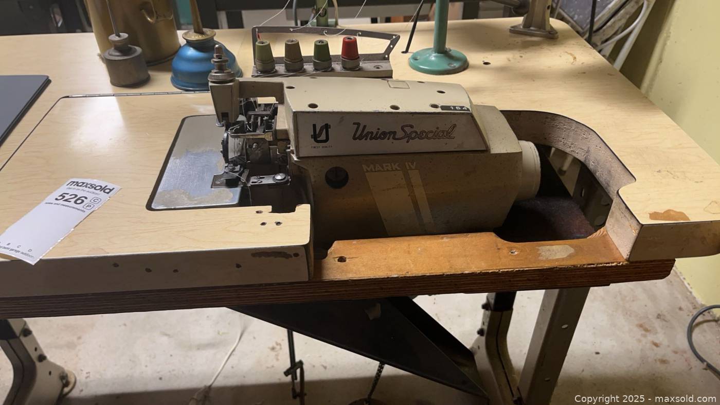 Union Special Mark IV 39500 4-Thread Overlock Serger In Table | Maxsold