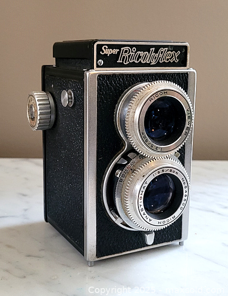 Ricoh Super Ricohflex Twin-Lens Reflex Camera | Maxsold