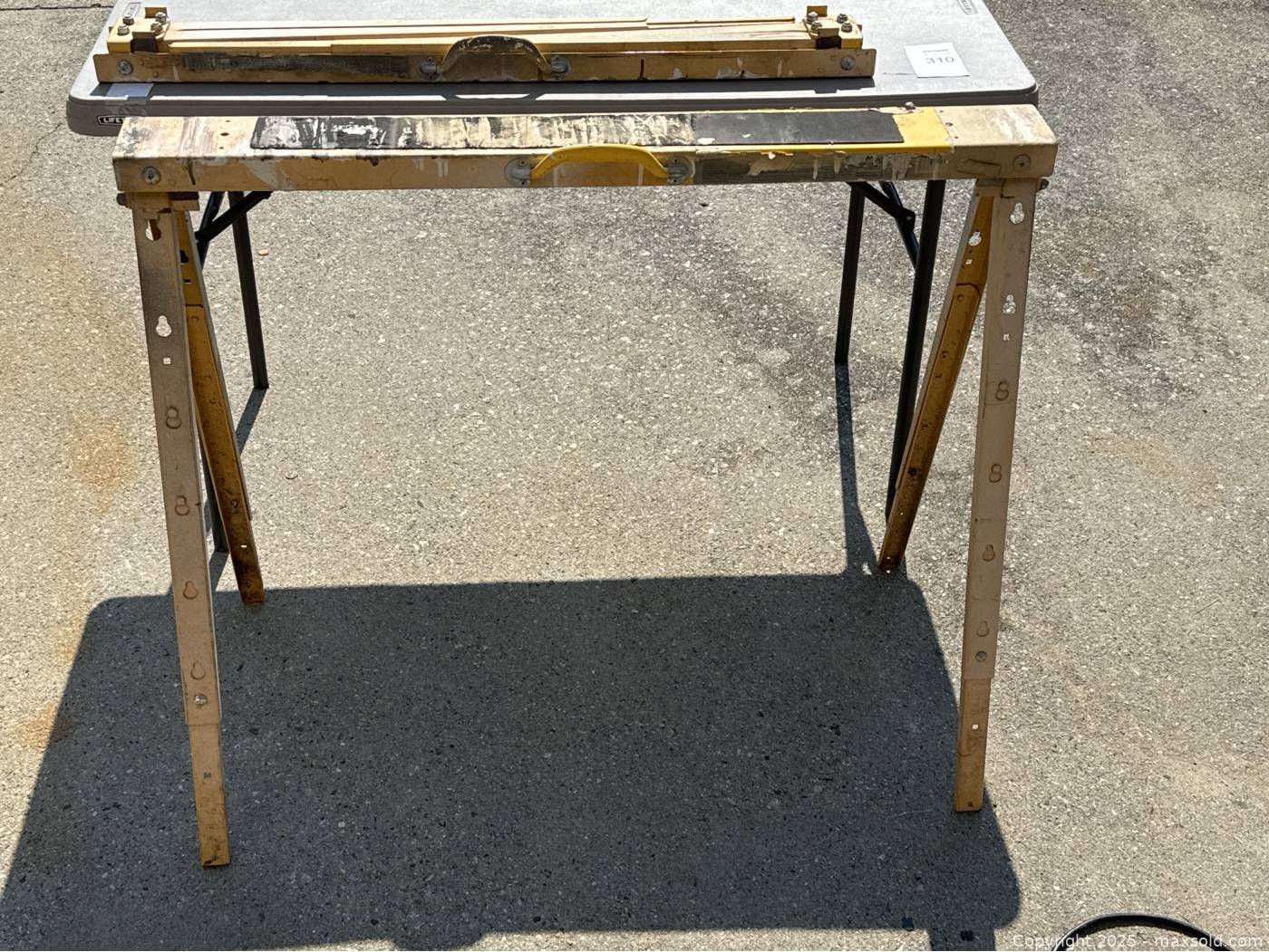 Task Force adjustable metal folding sawhorses, pair | Maxsold