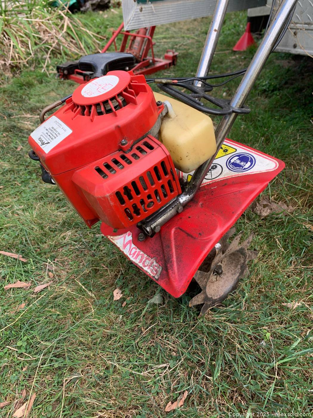 Mantis 7222-02-43 Gas Mini Tiller | Maxsold