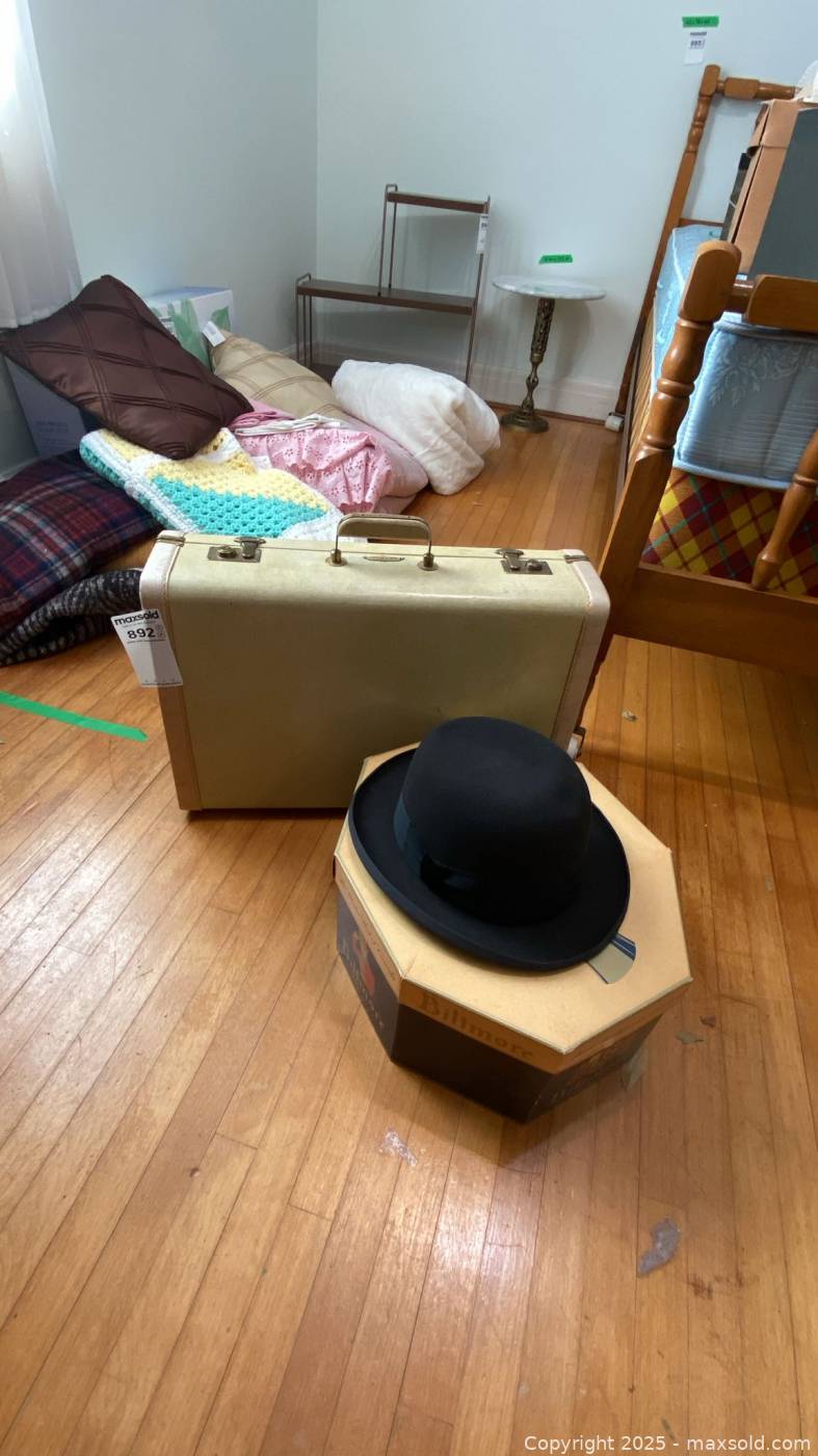 Hard-sided travel suitcase, Biltmore Beaver Blend bowler hat size 7 1/4 ...