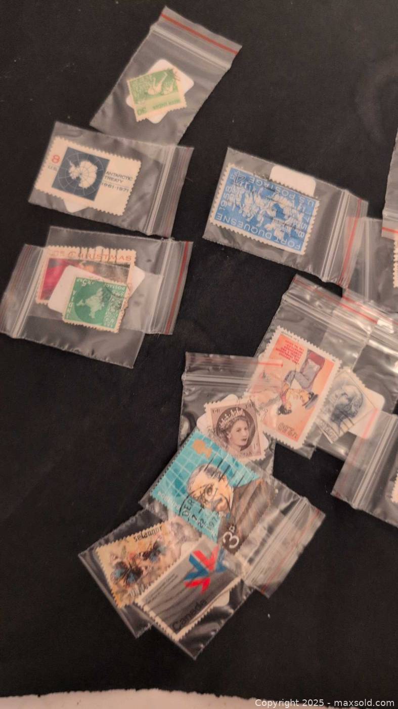 25 International Postage Stamps | Maxsold