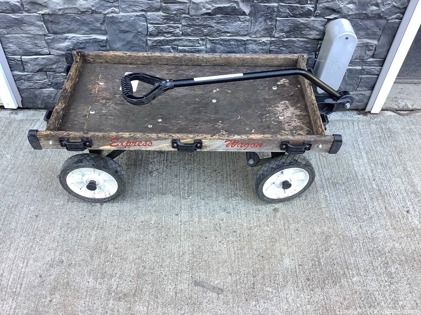 Millside Express wood kids wagon | Maxsold