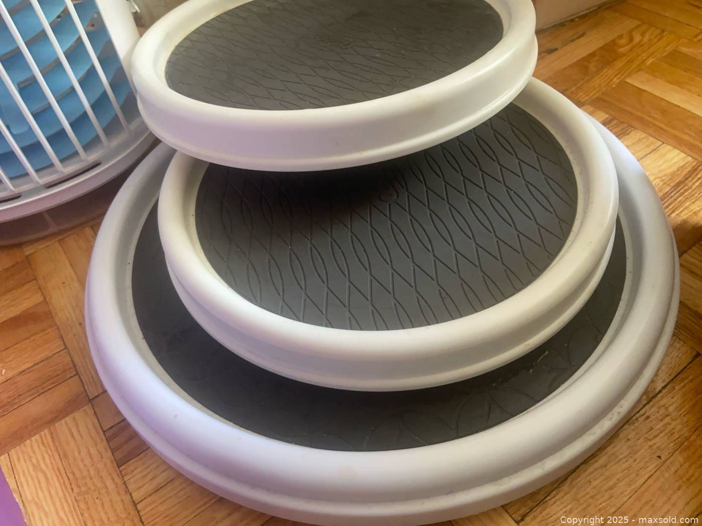 Set of 3 rotating lazy Susan turntables | Maxsold