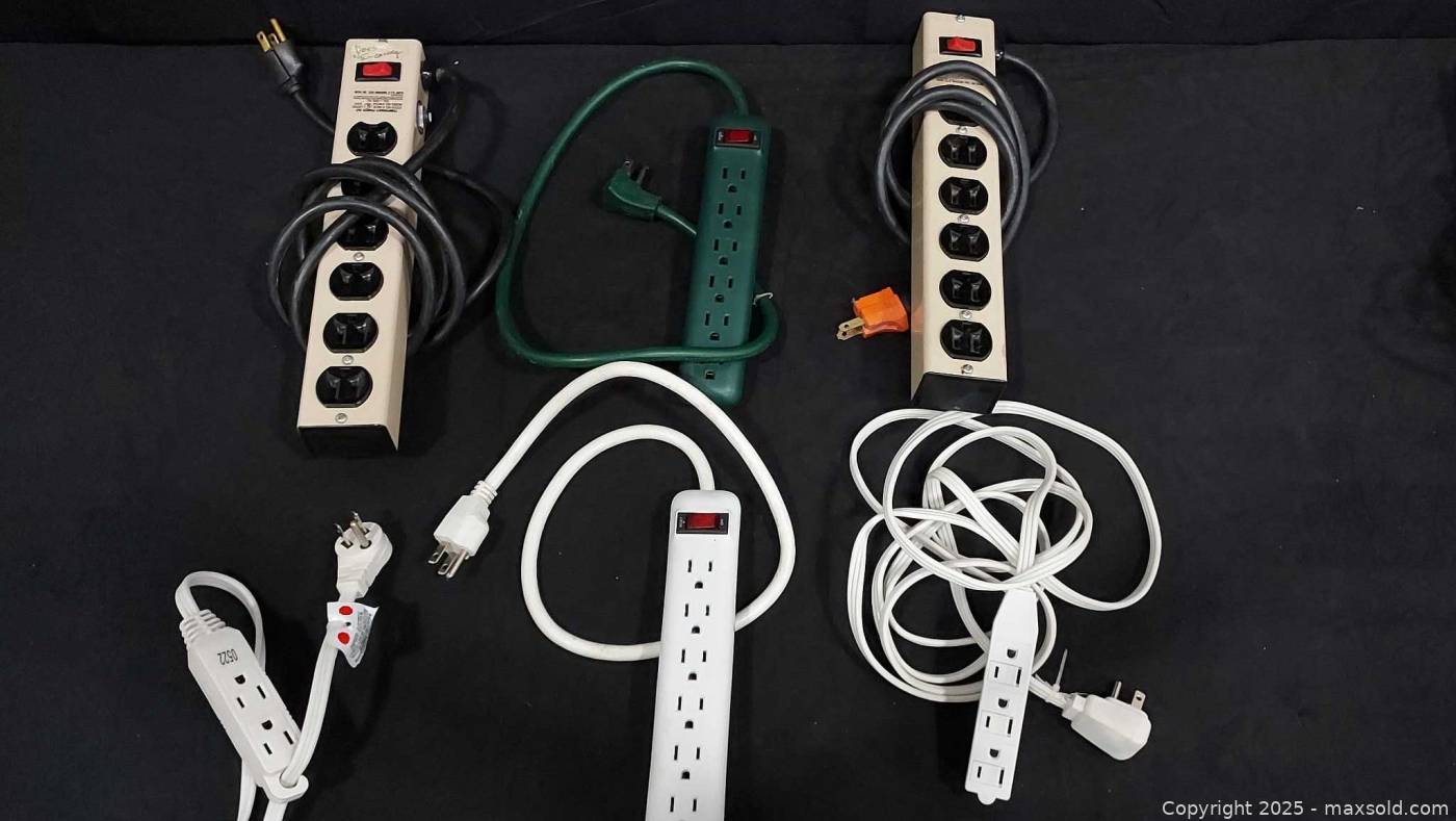 Electrical power strips and extension cords | Maxsold
