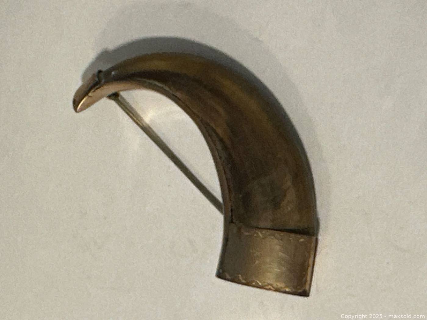 10k Gold Curved Bone Pin | Maxsold