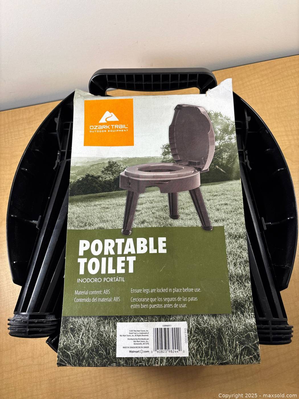 Ozark Trail portable camping toilet | Maxsold