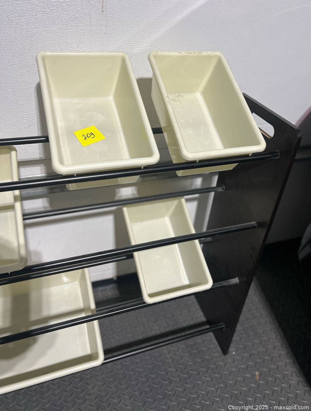 Toy storage rack with 5 bins | Maxsold