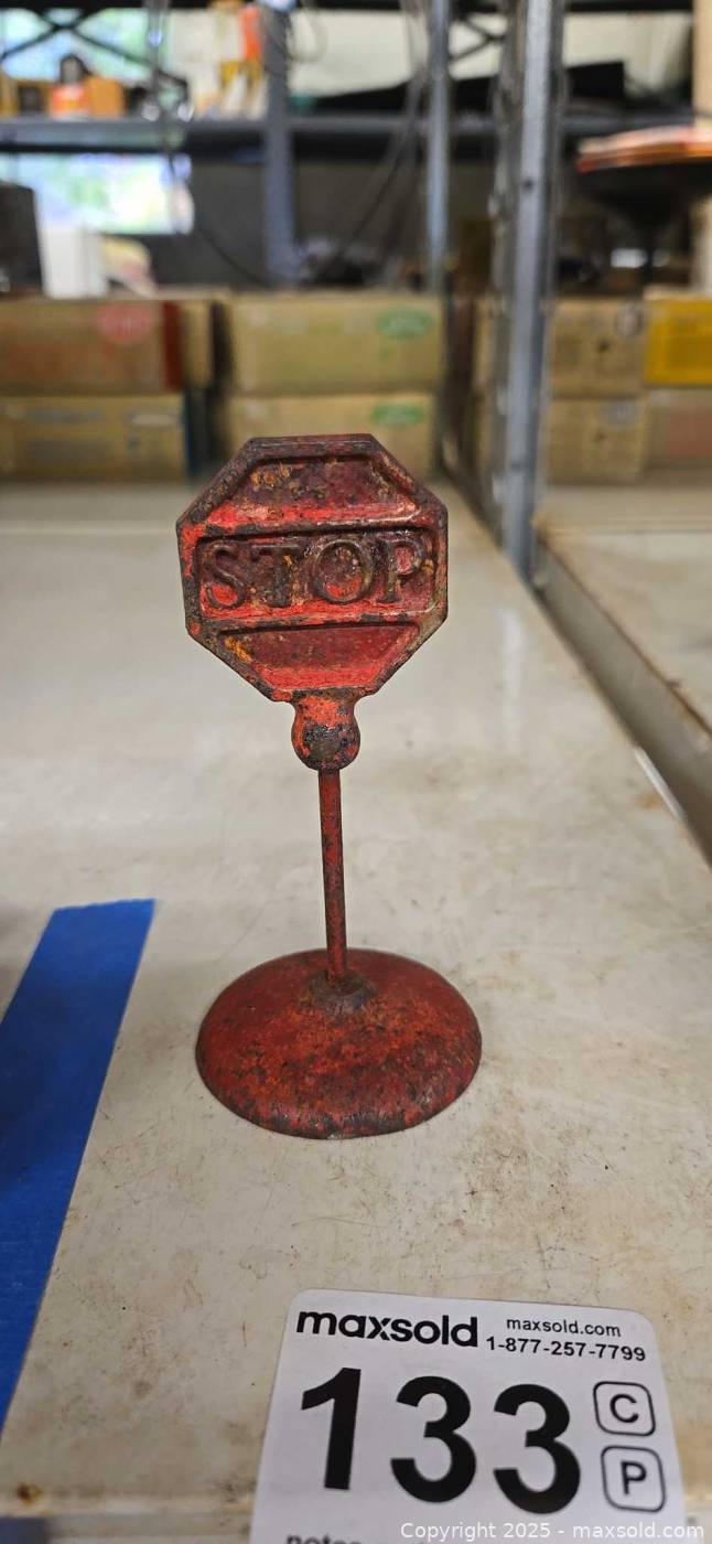 Arcade cast iron road signs | Maxsold