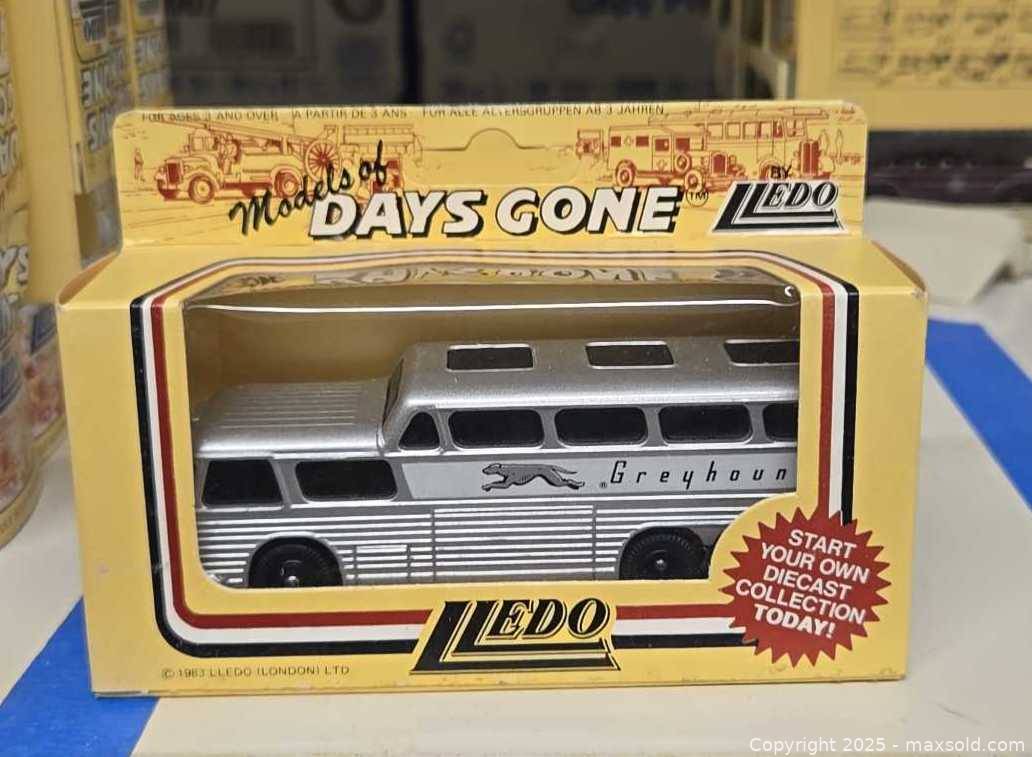 Eleven Lledo diecast vehicles | Maxsold