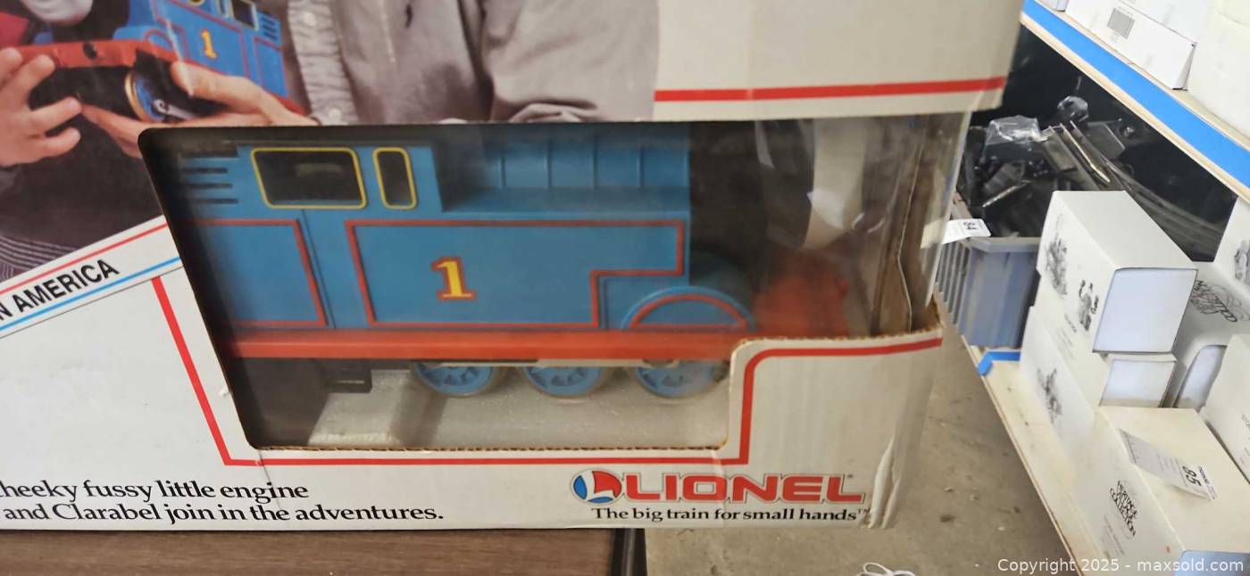 Lionel G Scale Thomas & Friends Train Set | Maxsold