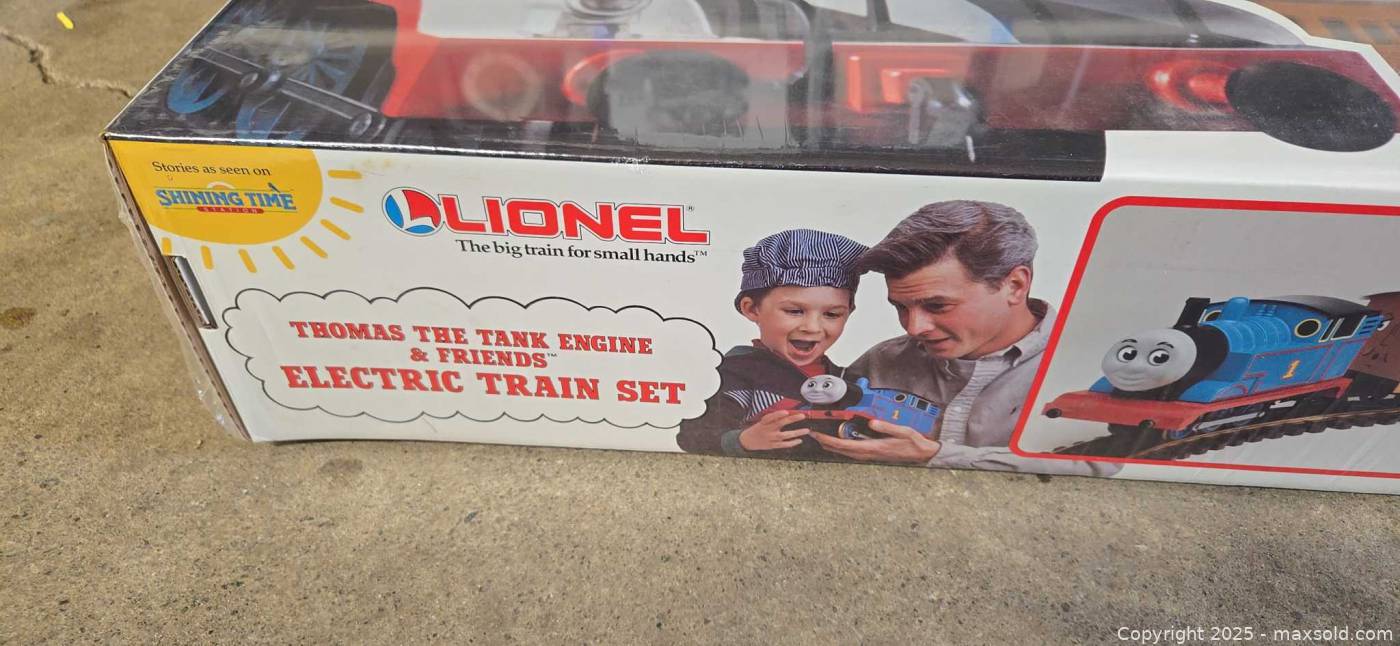 Sealed Lionel Thomas the Tank Engine & Friends Electric Train Set | Maxsold