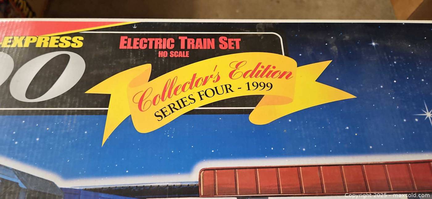 ShopRite Millennium Express 2000 HO scale electric train set | Maxsold