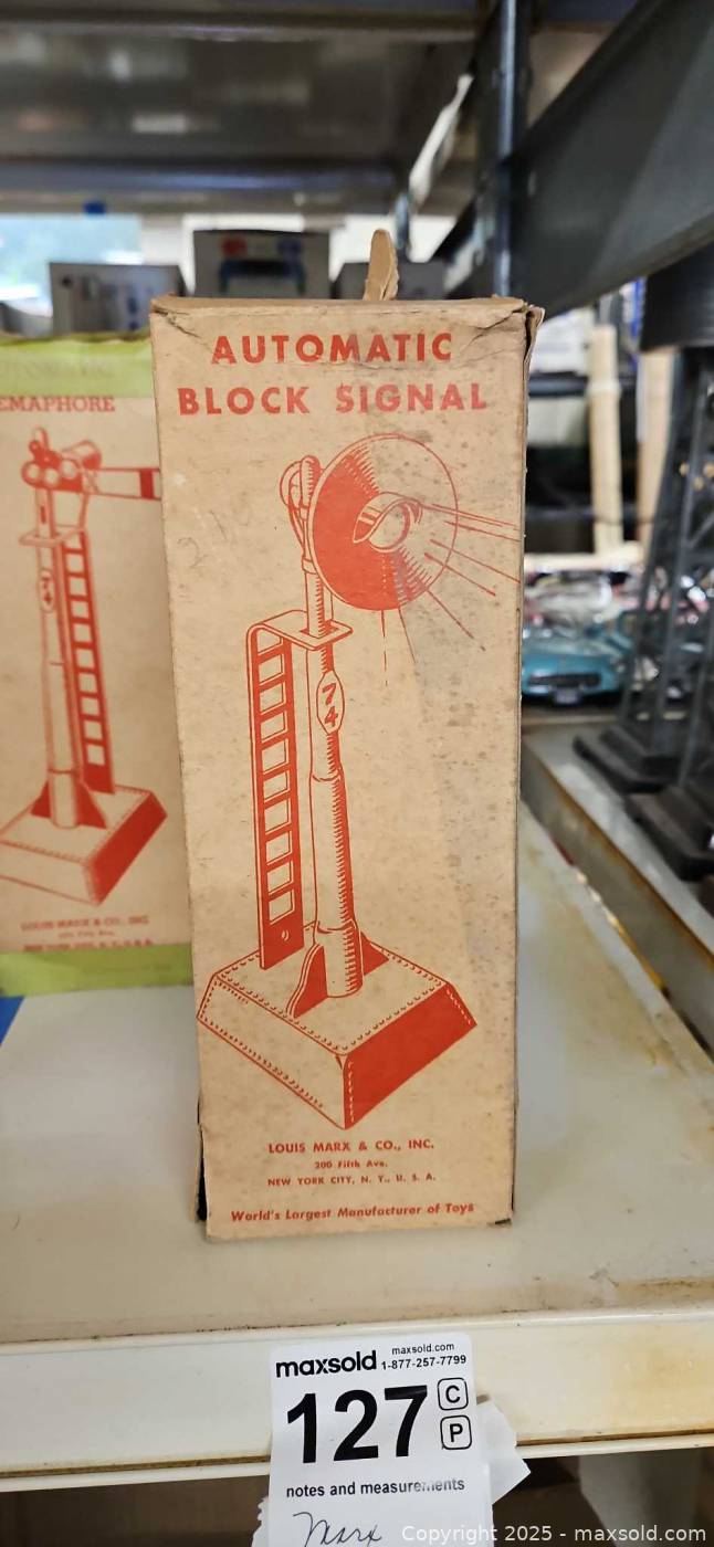 Boxed Marx Automatic Signals & Crossing Flasher | Maxsold