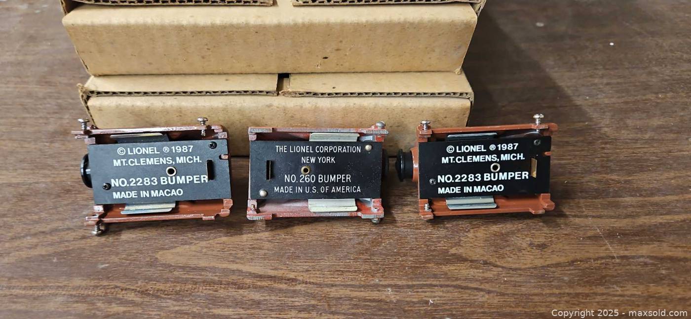 Lionel switch tower, switches, 3 bumpers | Maxsold