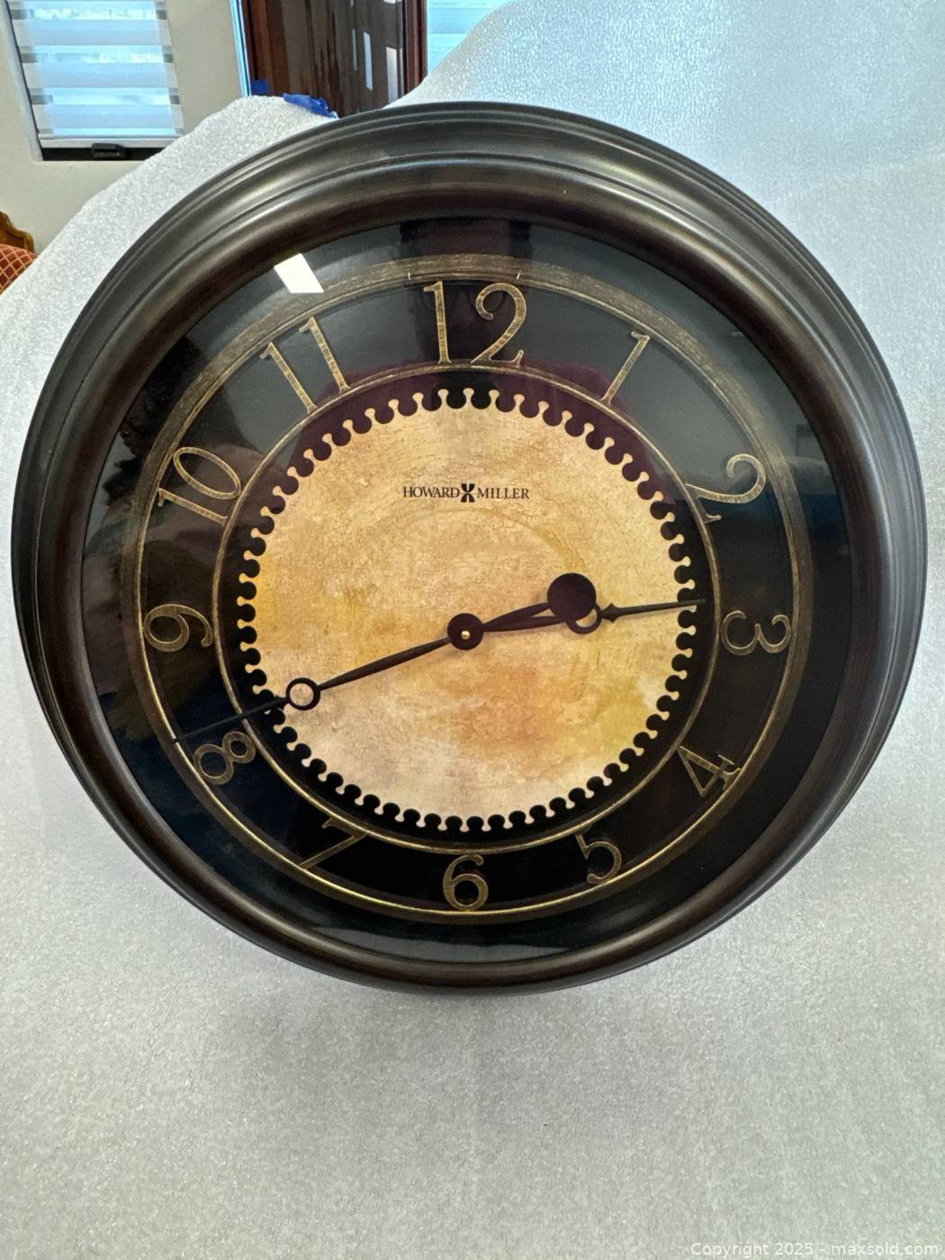 Howard Miller 26" Round Wall Clock | Maxsold