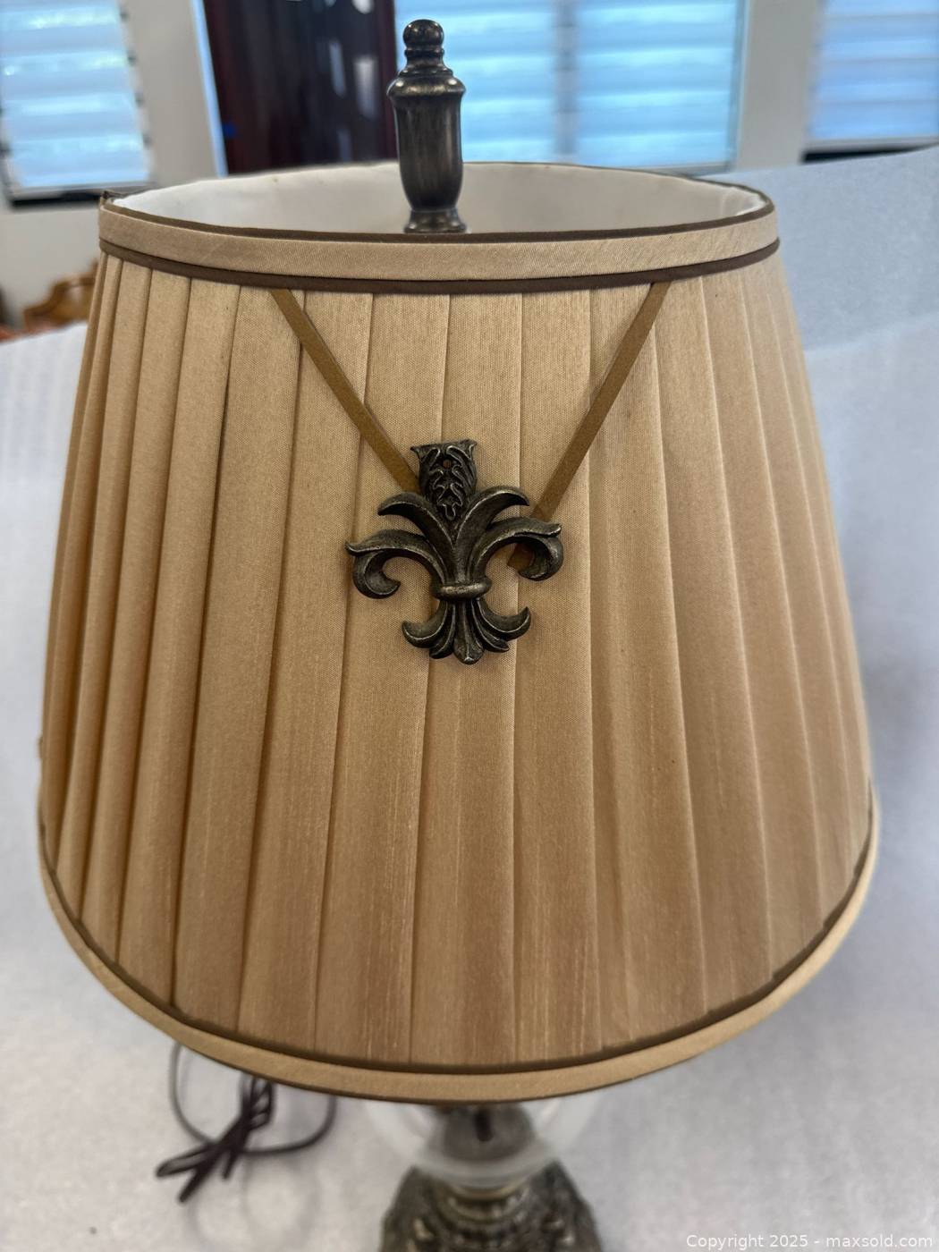 Traditional table lamp with pleated shade | Maxsold