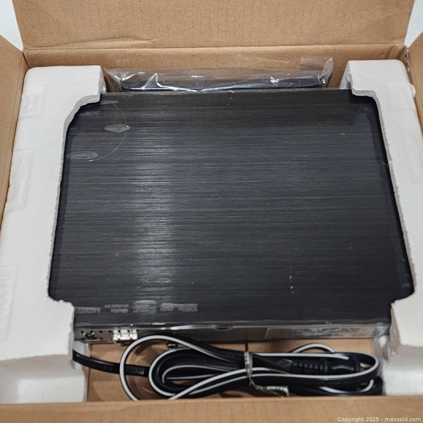 Samsung BD-H5100 Blu-ray player with Sony SLV-N70 VCR | Maxsold