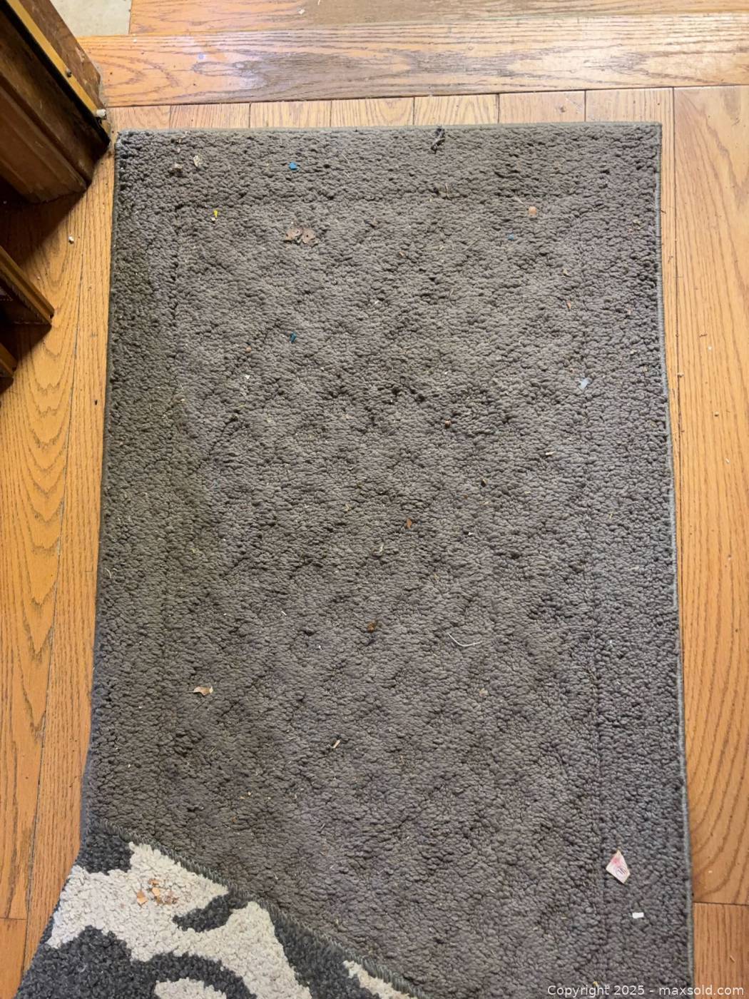 Two synthetic fibre floor mats | Maxsold