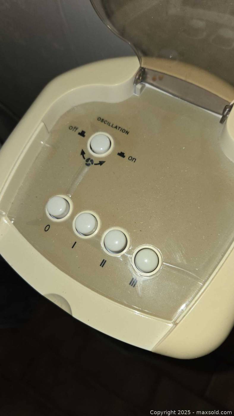 Twin Window Fan And Oscillating Fan, AC Corded, White | Maxsold