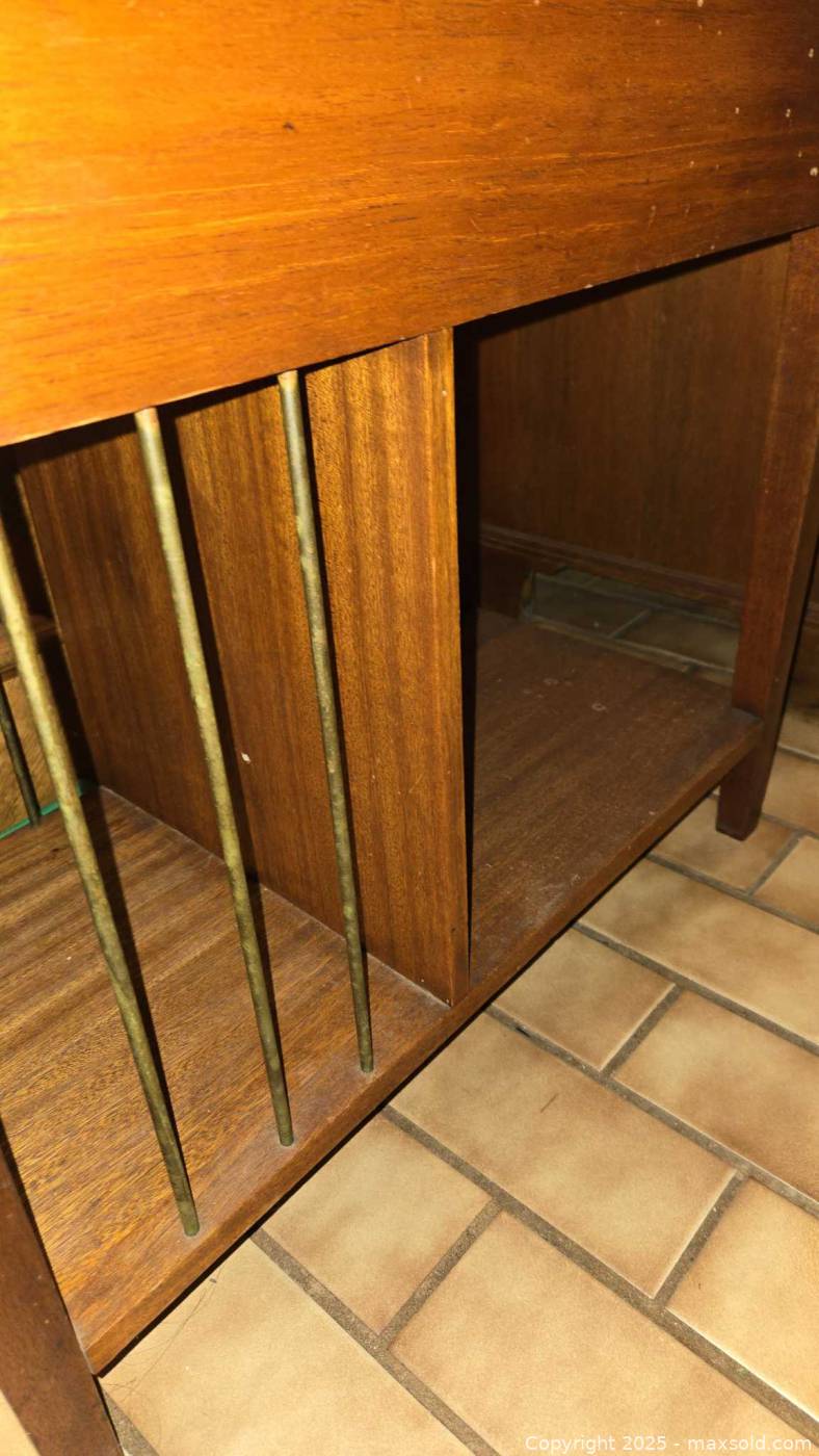 Wooden side table with drawer and magazine rack | Maxsold