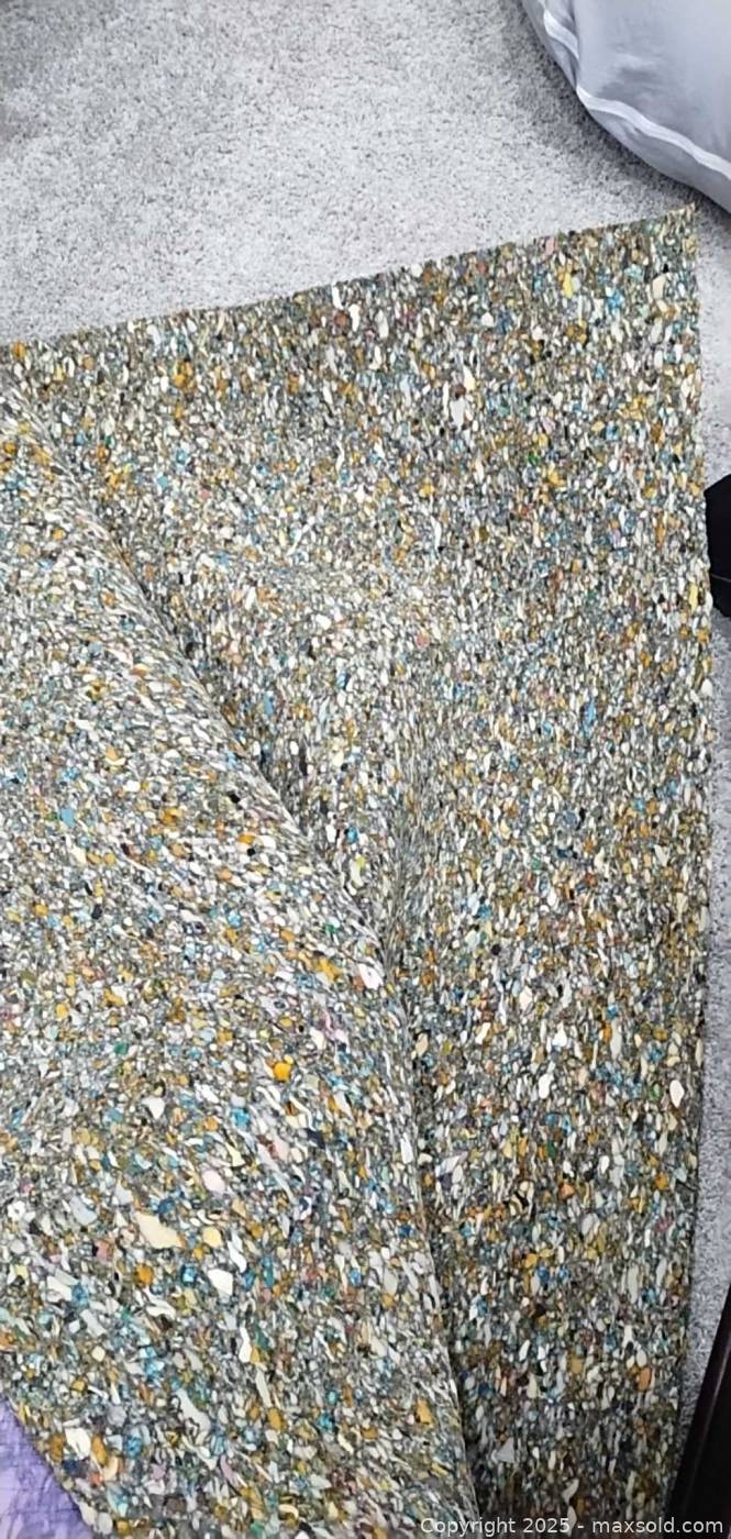 Carpet padding sheet 53x58 in rebond foam | Maxsold