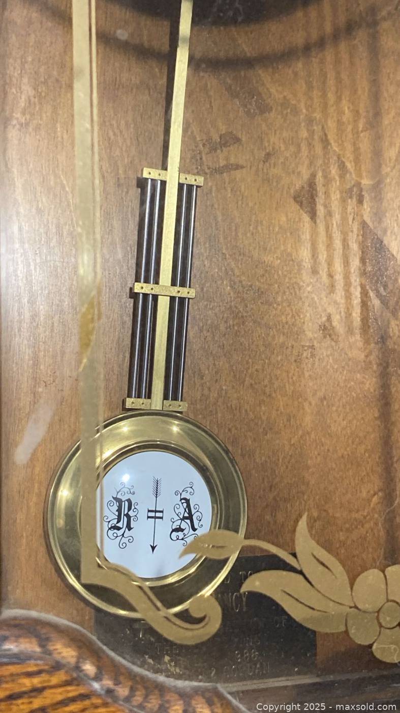 Howard Miller mechanical wall pendulum clock | Maxsold