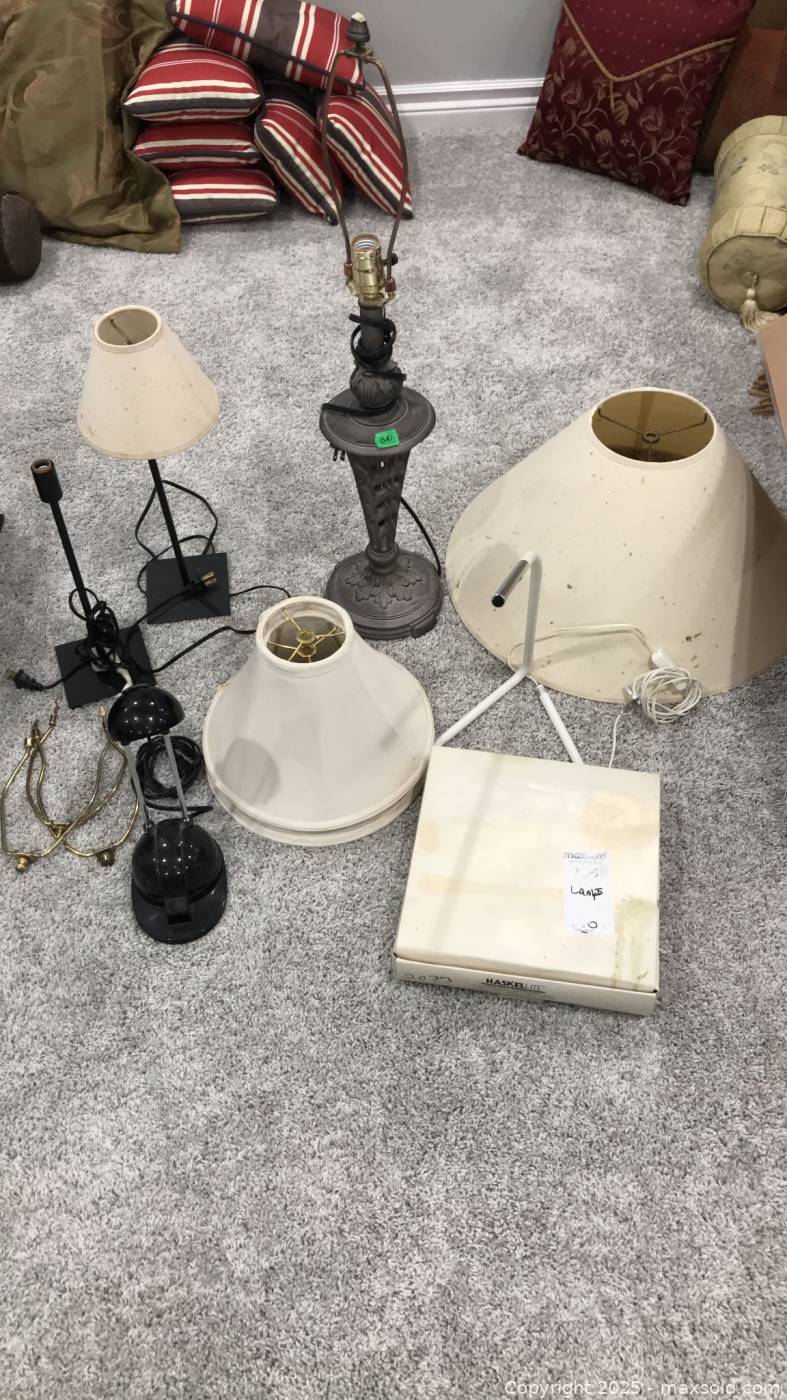 Assorted table and accent lamps with shades | Maxsold