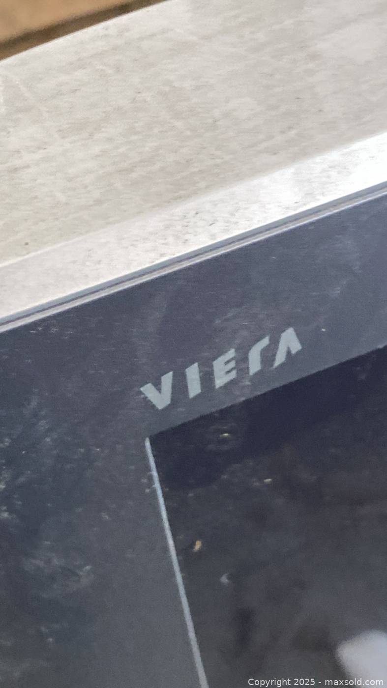 Panasonic Viera 50" Plasma TV TH-50PX6U | Maxsold