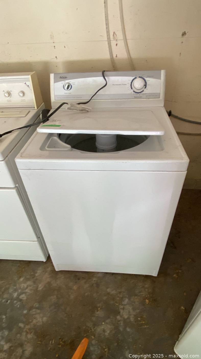 Performa top-load washing machine | Maxsold